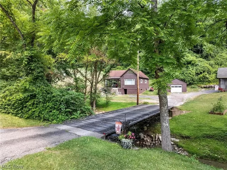 2-Acre Home in Bellaire, Ohio